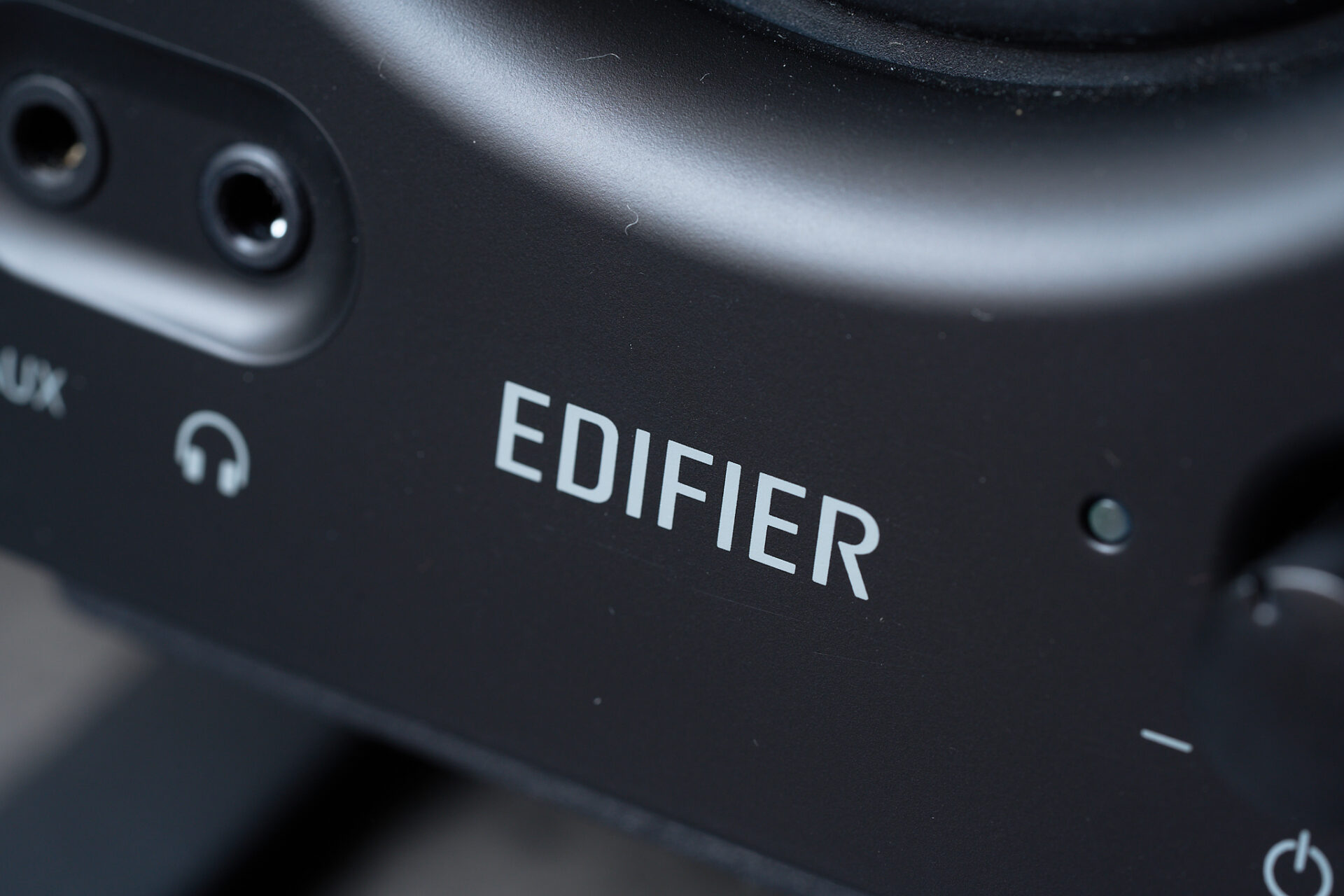 Edifier MR4をレビュー│デスク用のスピーカーは迷ったらコレ – しんぴのモノローグ